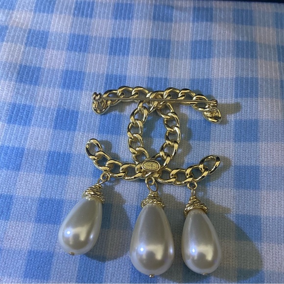 CHANEL | Jewelry | Authentic Chanel Brooch | Poshmark